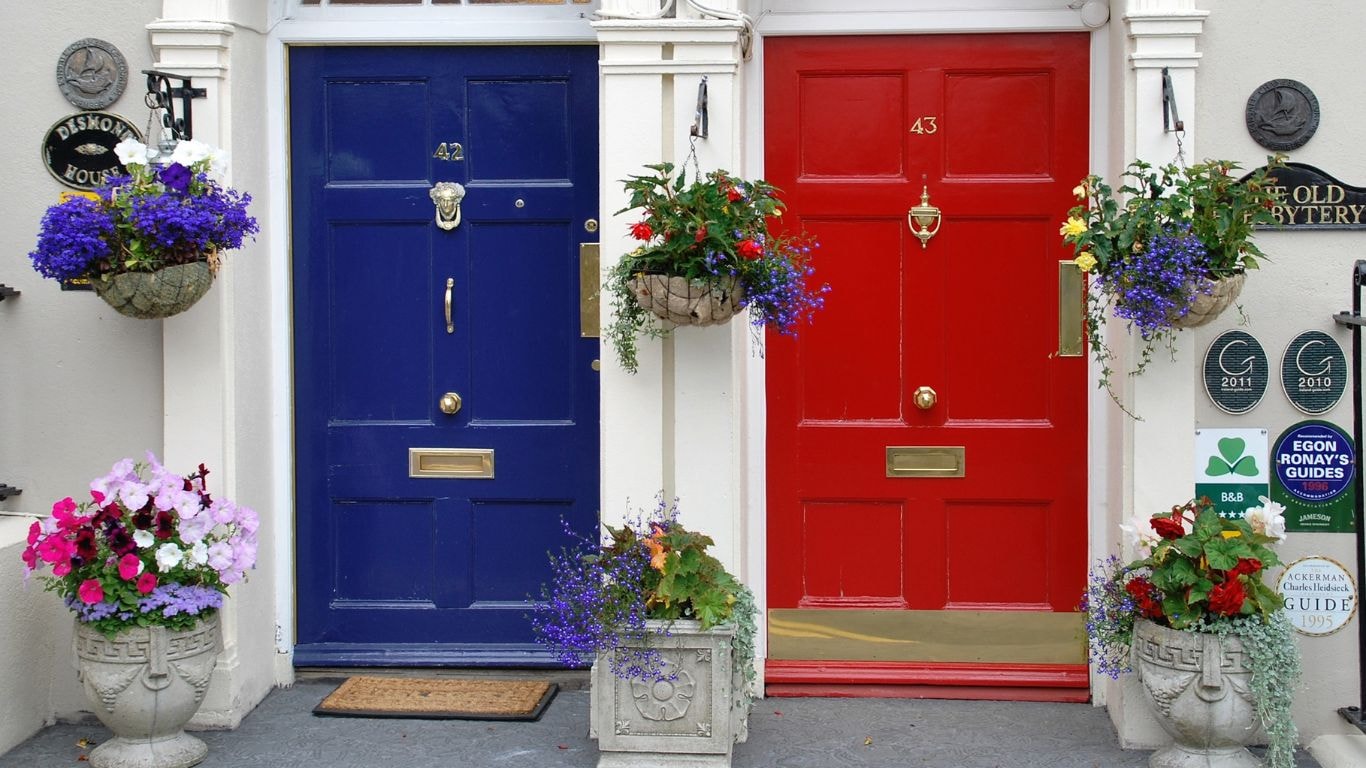 How To Pick a Front Door Color That Transforms Your Curb Appeal